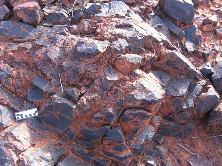 Vanadium pentoxide plant near mine in Morocco to feed flow batteries