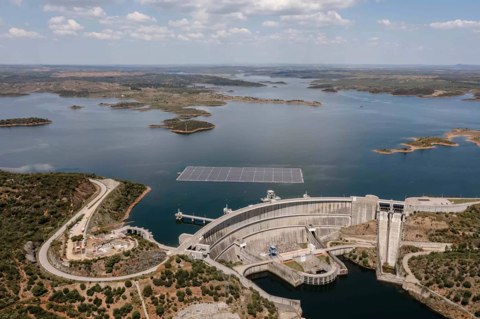 Portuguese utility EDP adding battery storage to floating solar ...
