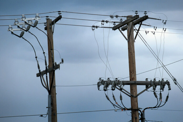 New Mexico: large-scale batteries for overloaded lines approved